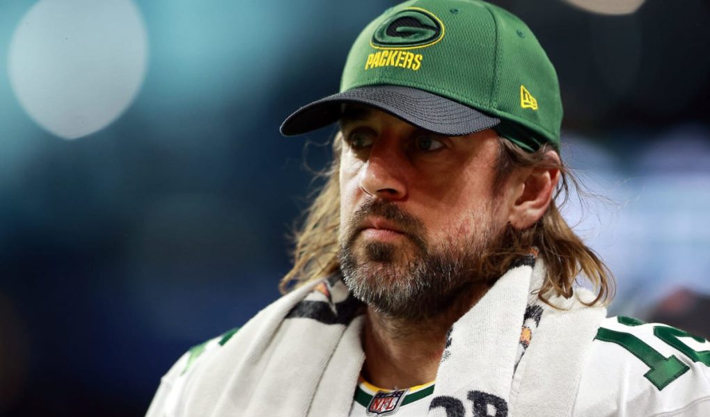 Did Aaron Rodgers Cut His Hair in 2022? - JuseBeauty Blog